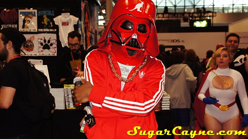 Cosplay: "RUN DVR" HipHop Darth Vader