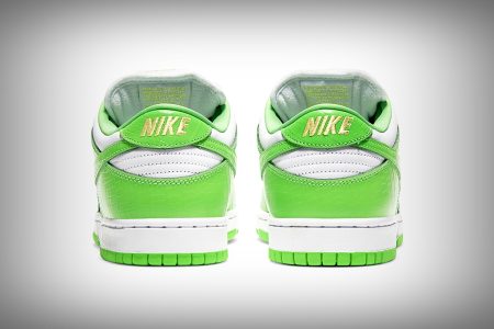 Supreme x Nike SB Dunk Low "Mean Green" Sneakers
