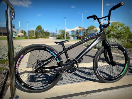 Bike Of The Day: Daniel's Speedco Velox Carbon Expert XL