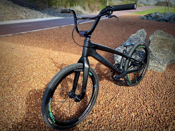 Bike Of The Day: Daniel's Speedco Velox Carbon Expert XL