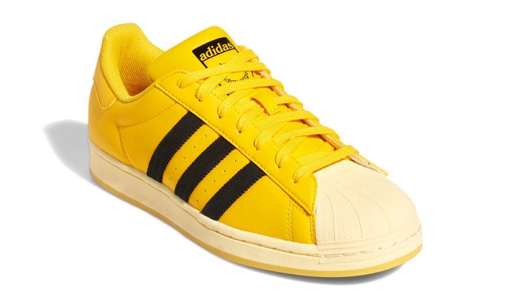 Adidas Originals - Bold Gold - Superstars smiley face