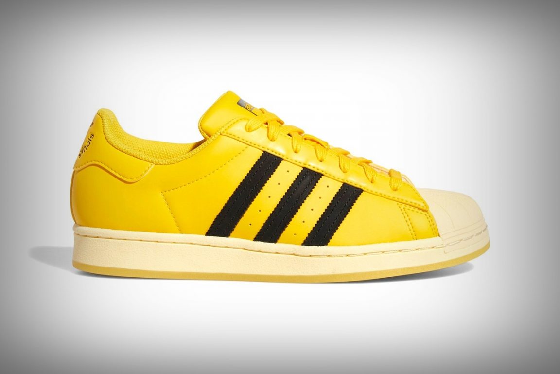 Adidas Originals - Bold Gold - Superstars smiley face