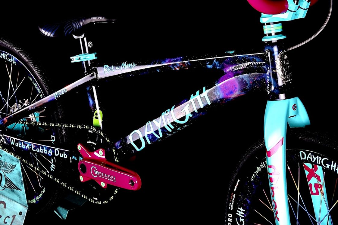 Custom "Rick x Morty" Themed Daylight Arc C-1 - Bike Of The Day