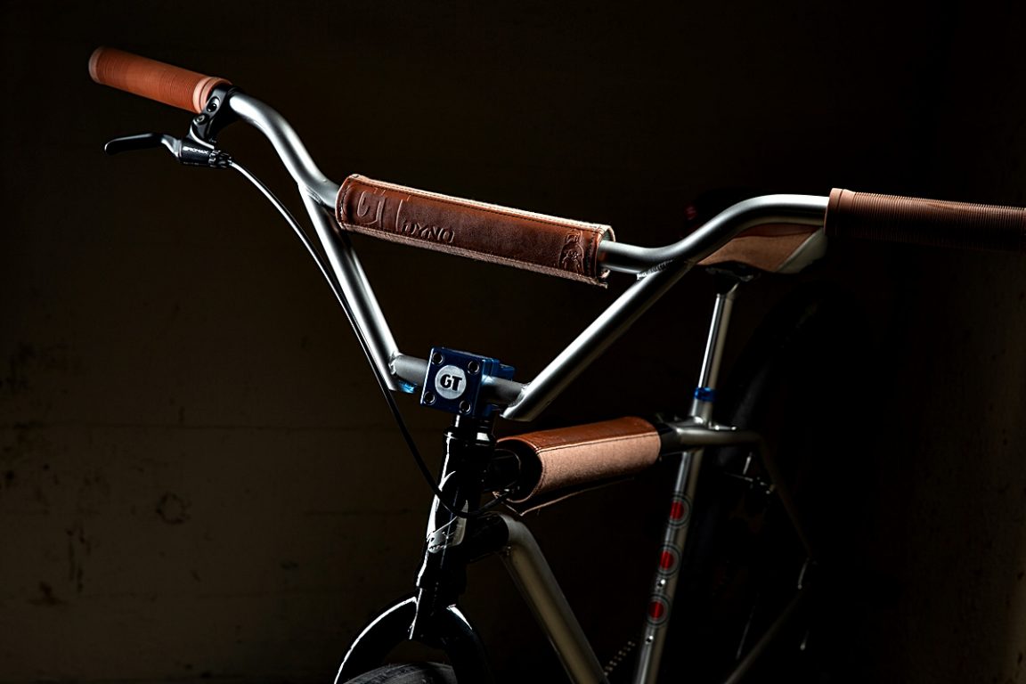 GT Pro Performer 29: The Mandalorian™ Edition